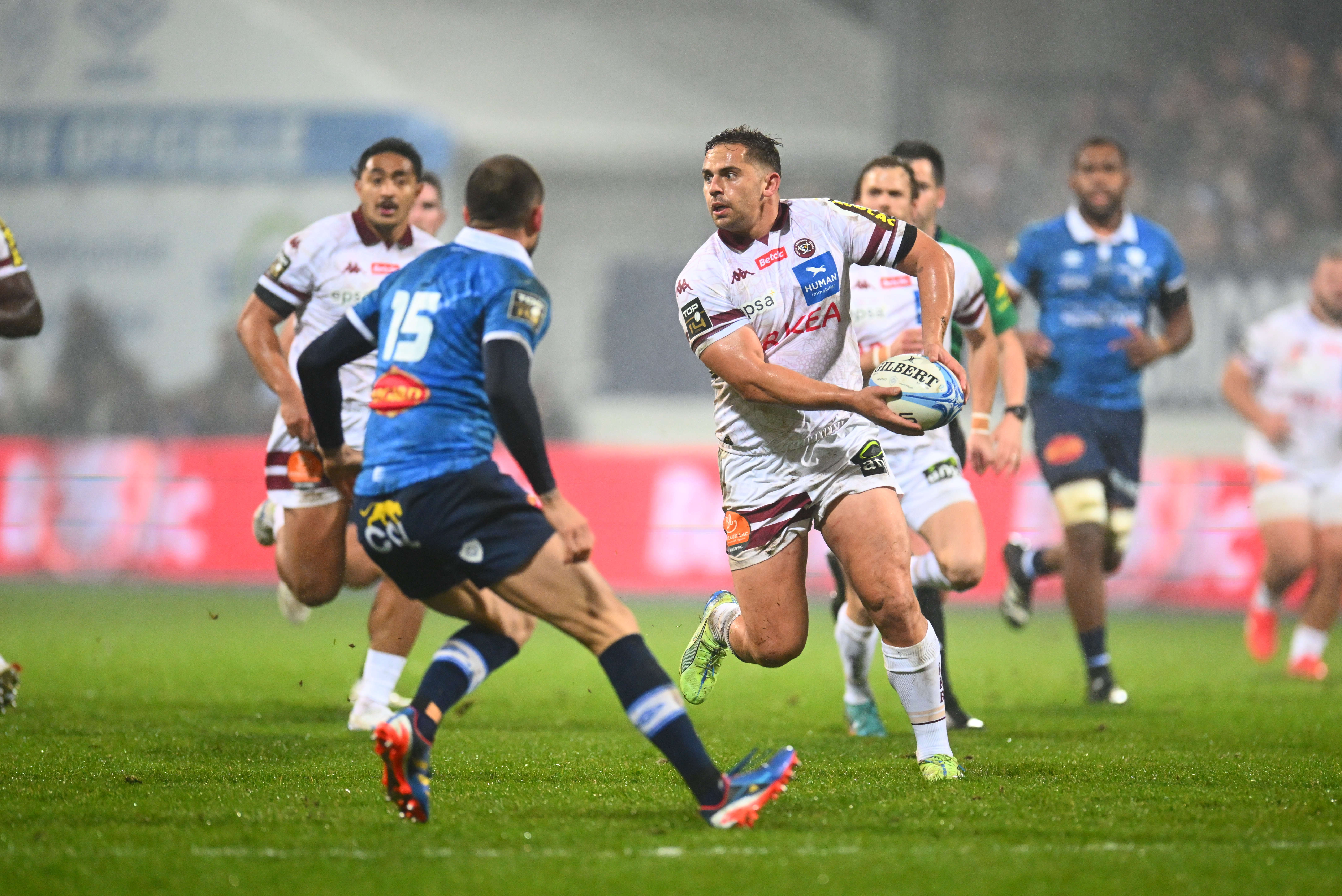 L'UBB s'impose 3-13 à Castres et prend la tête du Top 14 ! - Actualités ...