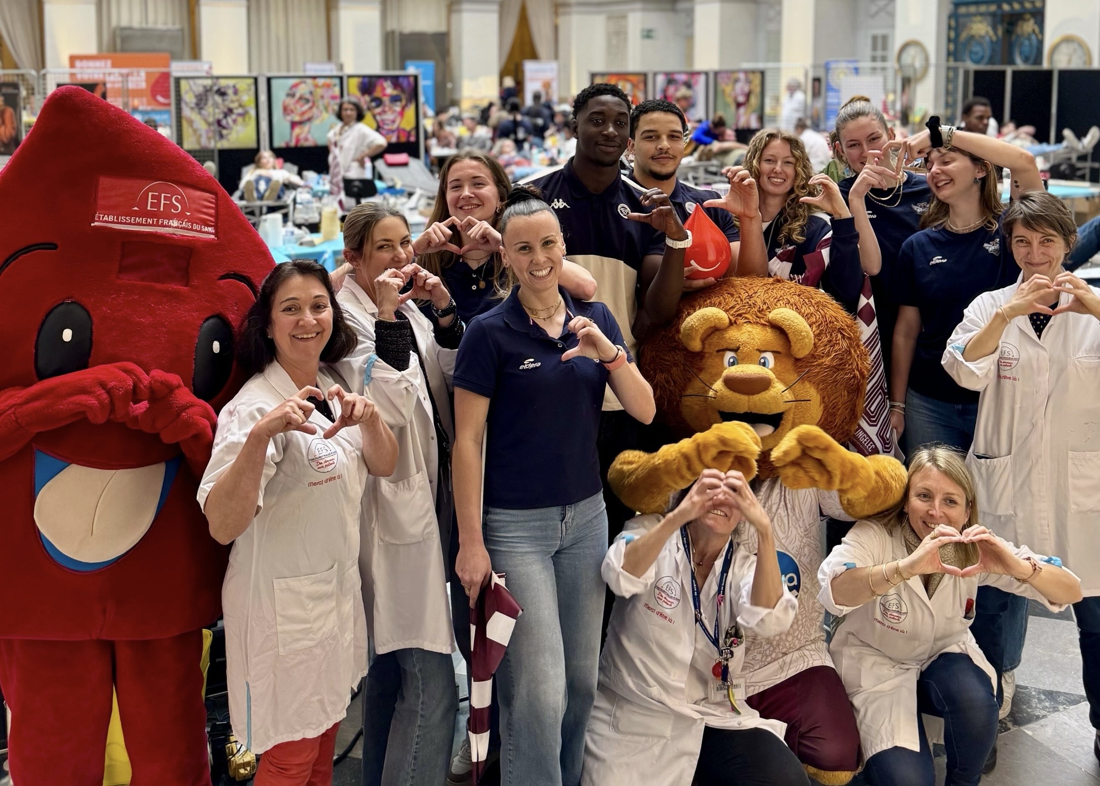 Léo et deux joueurs aux côtés des donneurs de sang - Actualités - Union ...